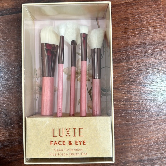 Luxie | Makeup | Newluxie Face And Eye Brush Setgaea 5 Brushestapered ...